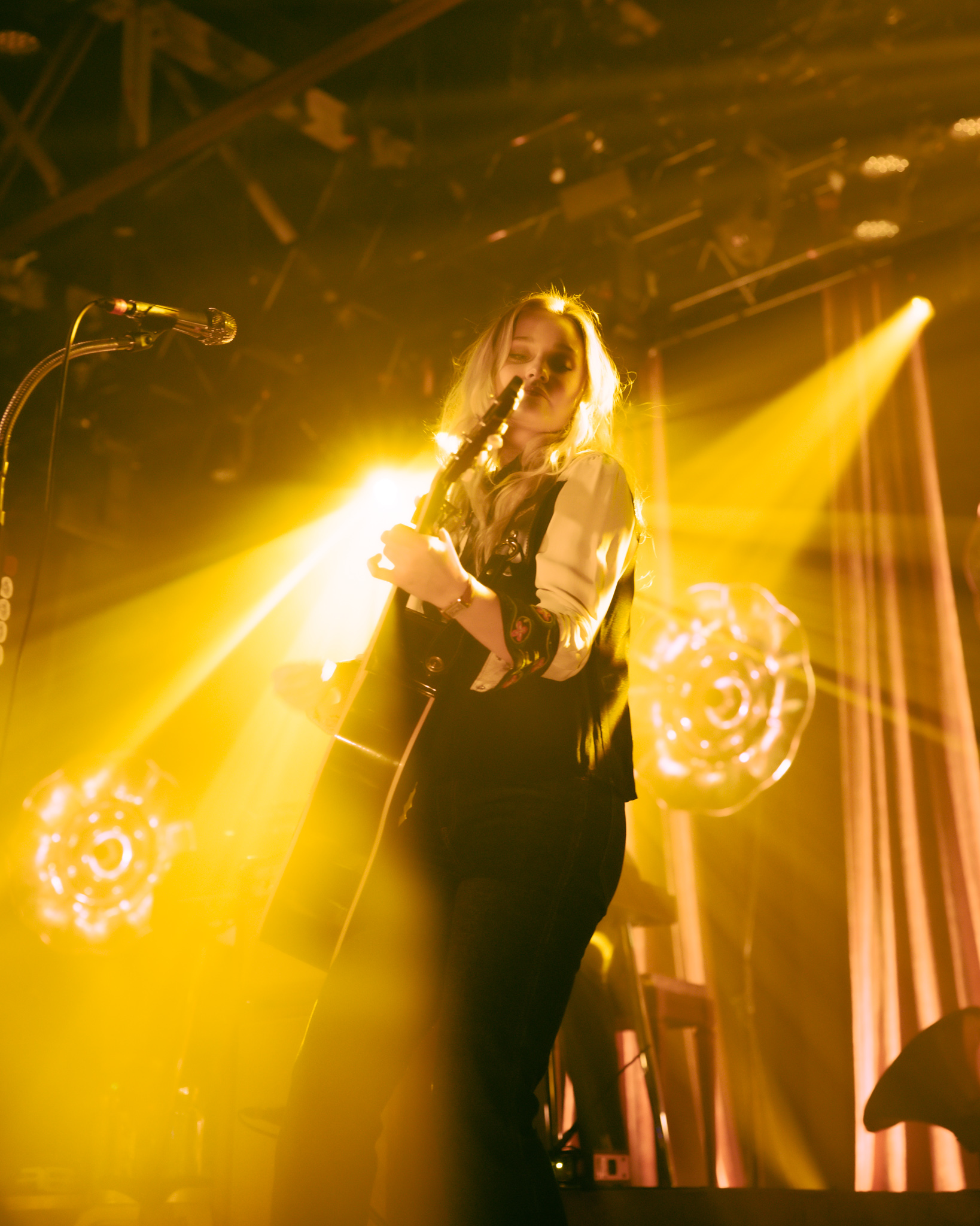 Aly & Aj – Sad Punk Press