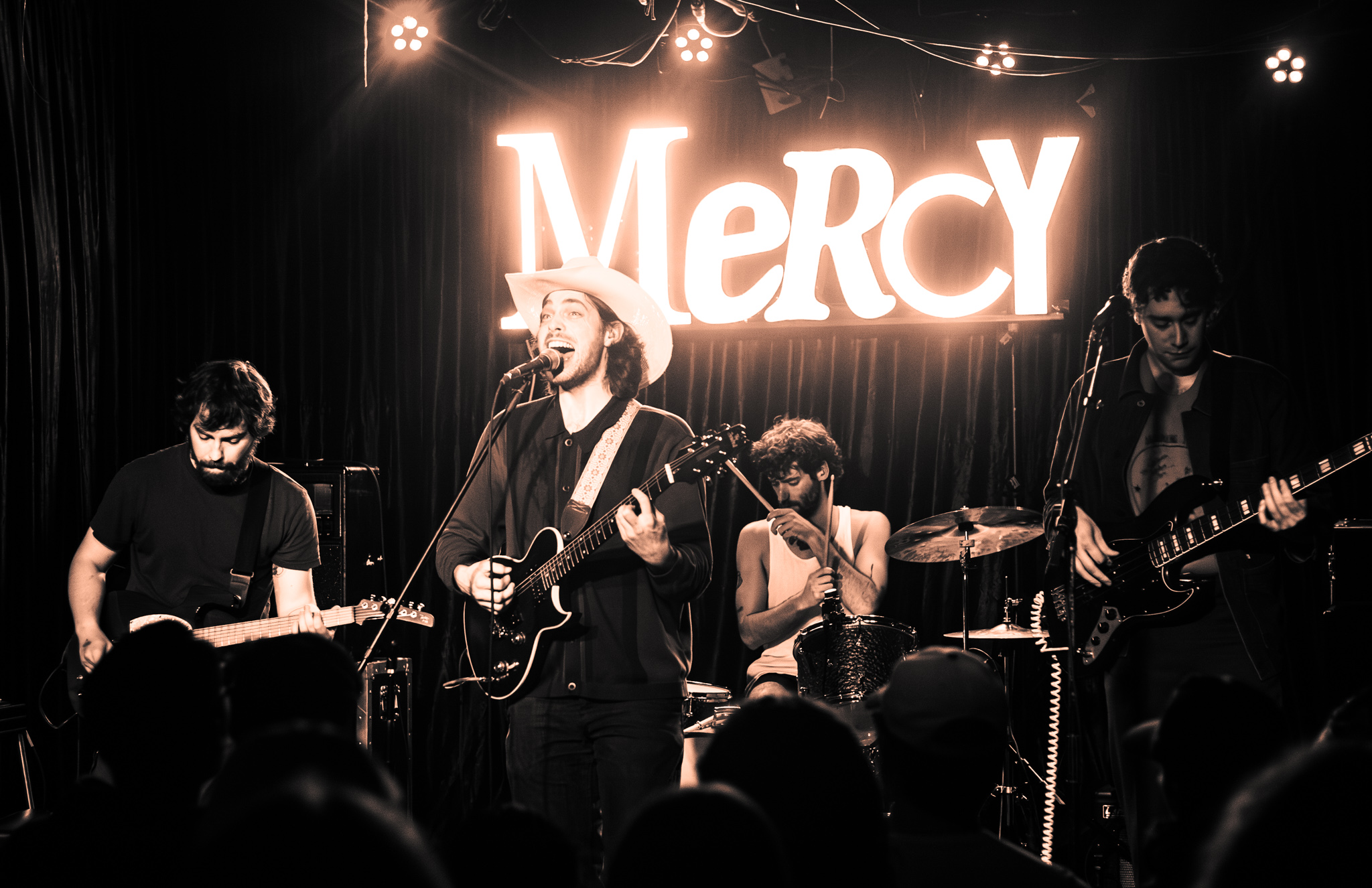 Remo Drive @ The End – Sad Punk Press